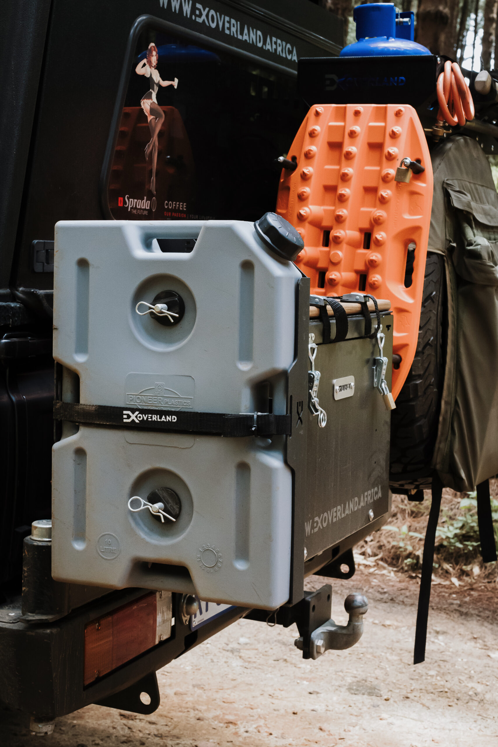 Adventure Tank Mount 5L Or 10L - Opposite Lock